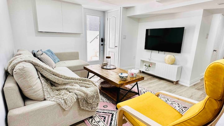Entire 1br Guest Suite In Toronto W/ Sep Entrance - Lakeshore