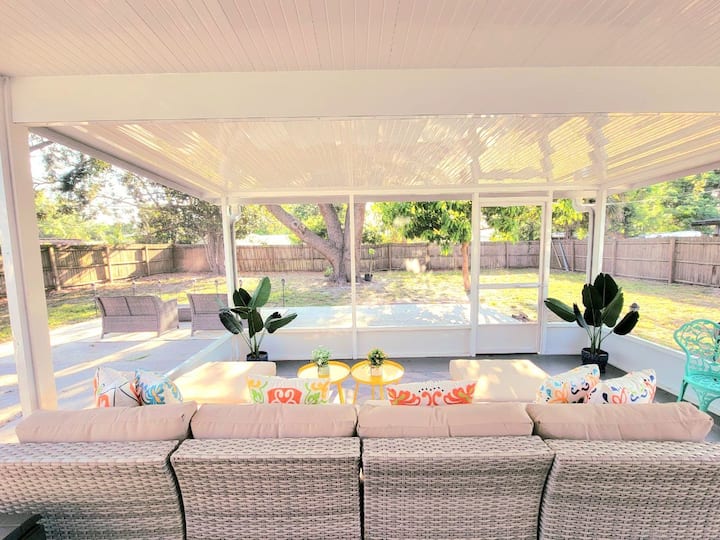 Beach Cozy Oasis < 7 Mi To Beach + Free Parking - Sarasota, FL