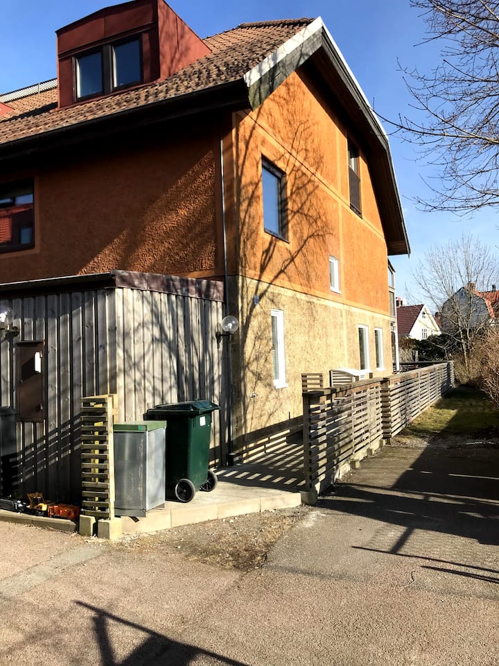 Socialt Gavelradhus Med Närhet Till Stan Och Hav. - Goteborg