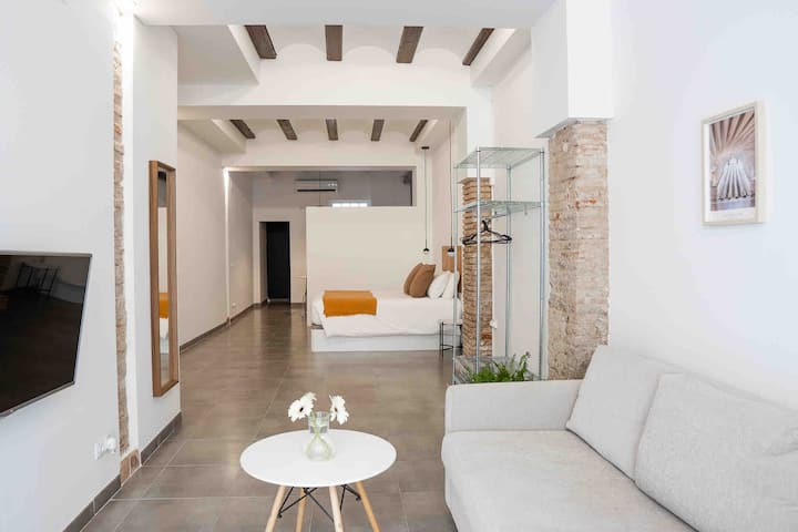 Loft In El Botànic, Steps From Valencia’s Old Town - Valencia