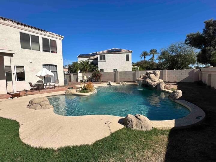 Stunning Swimming Pool Oasis In Lake Community - Avondale, AZ
