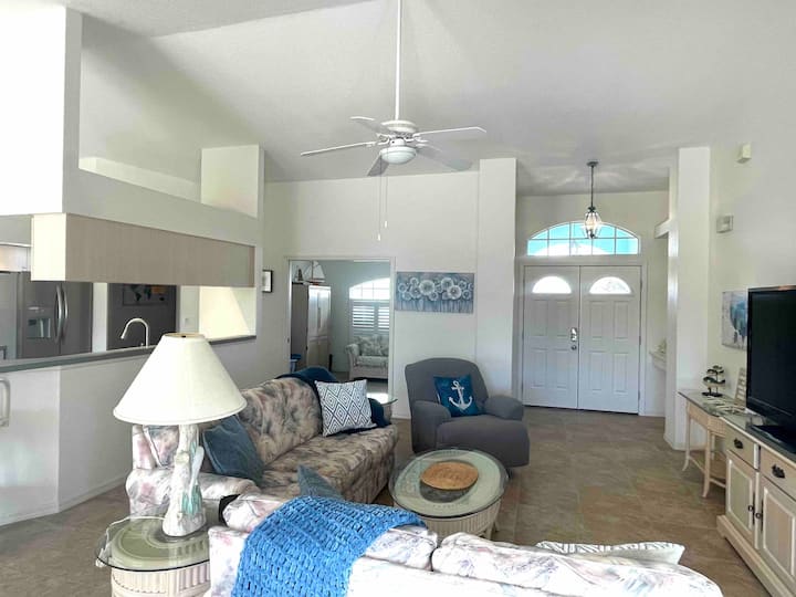 Charming,spacious 4/2, Heated Pool With Canal View - Manasota Key, FL