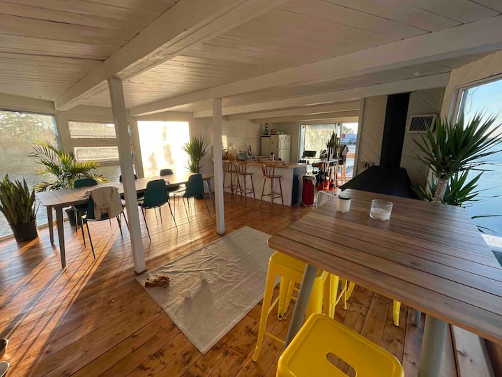 Angelina, Houseboat - New York City