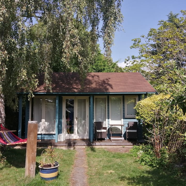 Chalet Style Garden Room/ Loft - Wallingford
