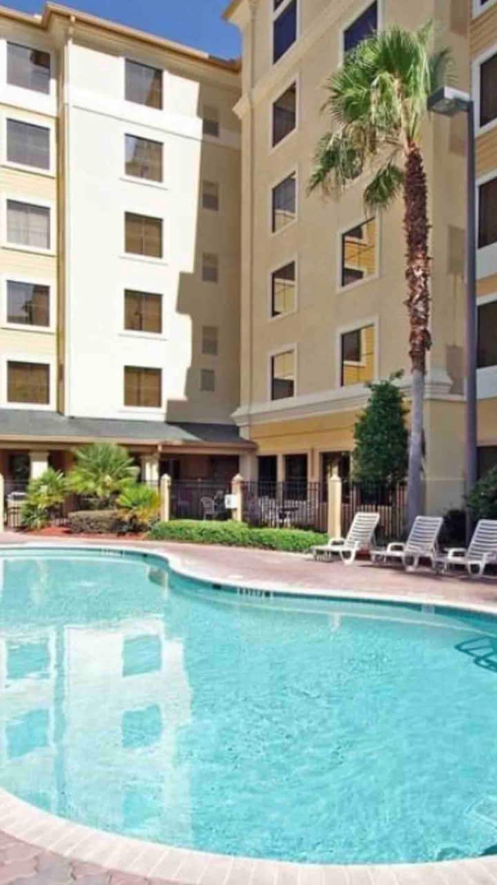 Apart Near Universal And Epic - Orlando, FL