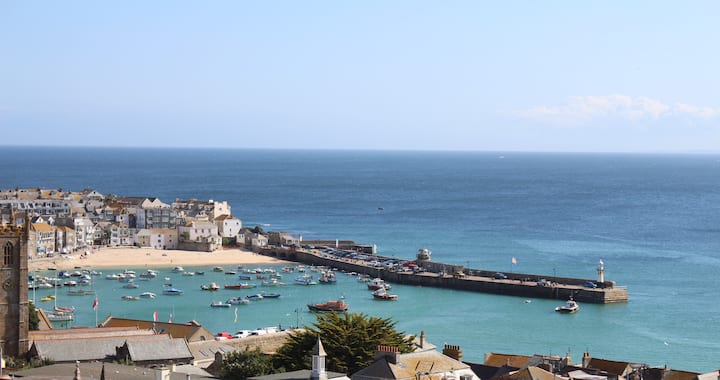 Superb Views, Large 3 Bed Flat, Close To Beaches - St Ives