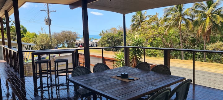 Top 9 Places to Surf And Stay In Queensland, Australia | Trip101