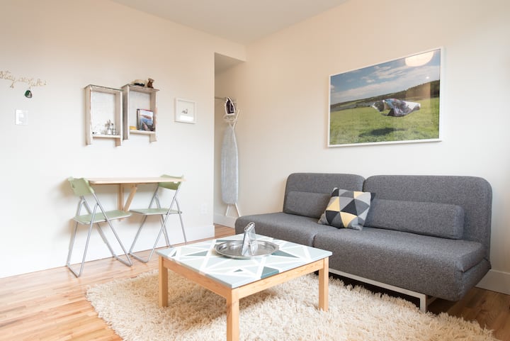 Modern Micro Suite Near Hip Main St - Vancouver