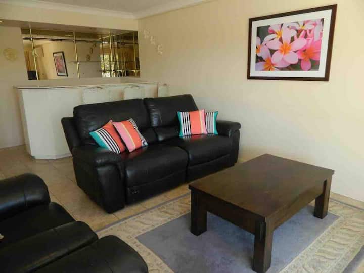 Three Bedroom Water Front Resort Stay - Tweed Heads