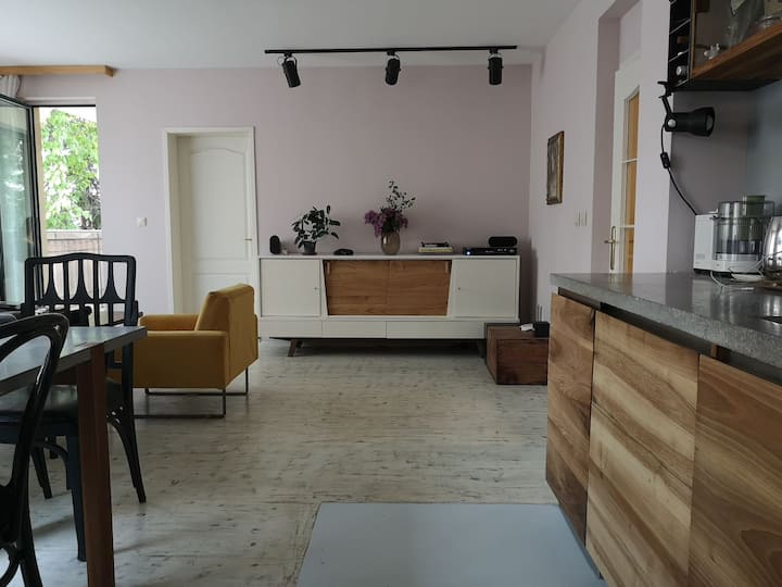 Chic & Custom Made Apartment, Central Location - Sofia