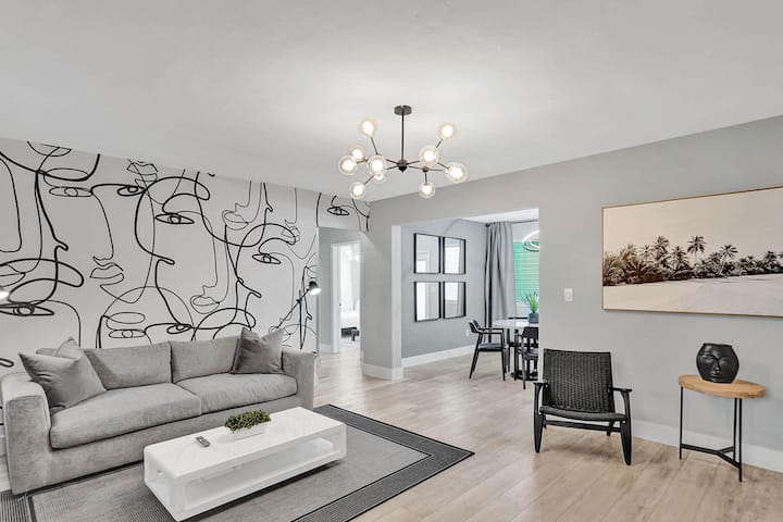 Queens Suite | Free Parking | Resort Passes Avail - Miami Beach, FL