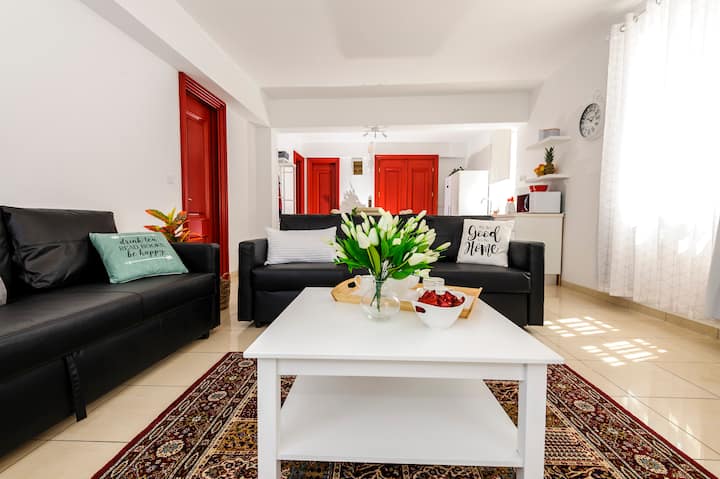 ŠIbenik Center Apartment + Private Parking (Rare!) - Šibenik