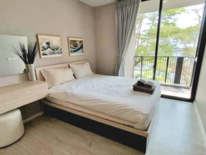 Nimman Holiday Home With Pool & Gym - Chiang Mai