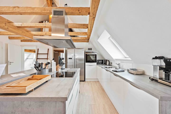 Sali Homes - Penthouse/terrasse/2bad/xl Badewanne - Obersulm