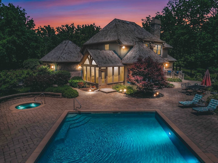 Woodhaven, A Luxury Lake Geneva Hottub-pool Estate - Lake Geneva