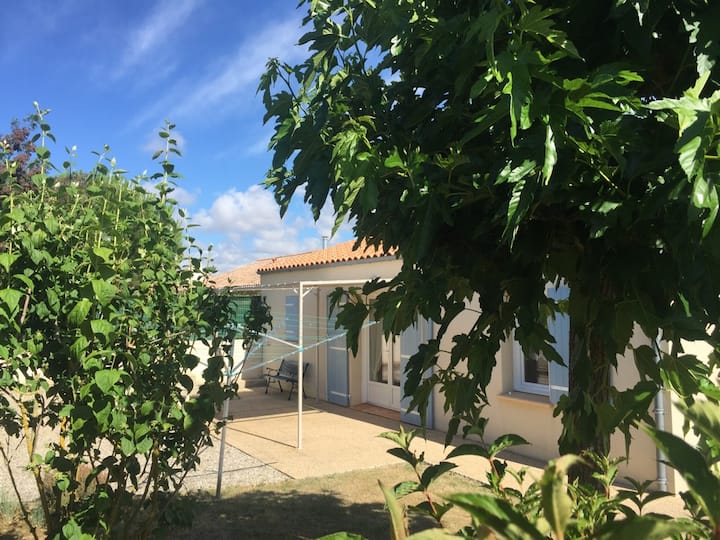 Avec Un Jardin Clos, à 1,5 Km De La Plage - Saint-Vincent-sur-Jard