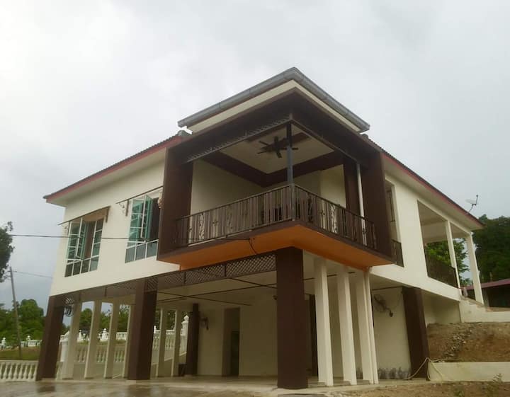 Beautiful Bungalow Eida Amin Homestay @ Alma - Simpang Ampat