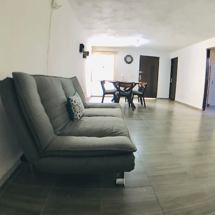 01 Terraza, Amplitud, Ubicación Y Limpieza - Guadalajara, México
