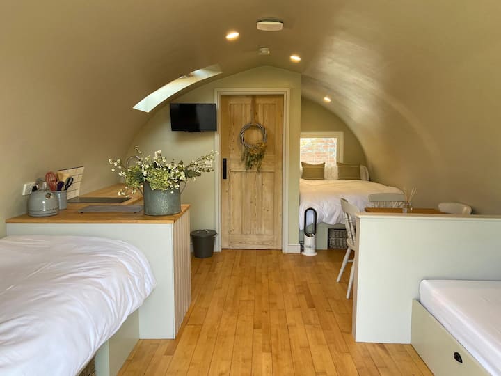 Willow Pod, Unique Luxury Glamping Experience - Alton