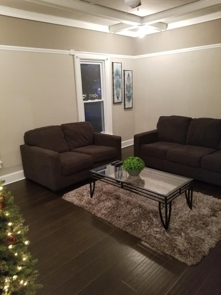 Middletown Centenarian 4 Bed 2 Bath Sleeps 12 - Fantasy Farm, Middletown