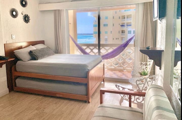 Condo En El Paraiso Con La Mejor Vista Al Mar - Cancún