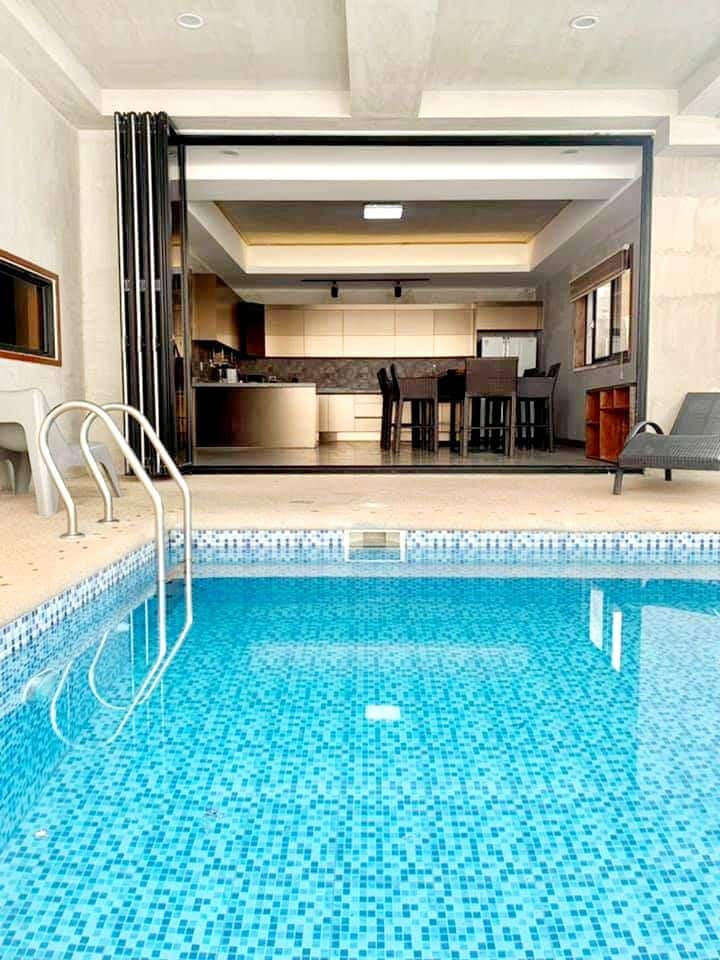 Minimalist Industrial Modern6b Poolvilla In Clarke - Angeles