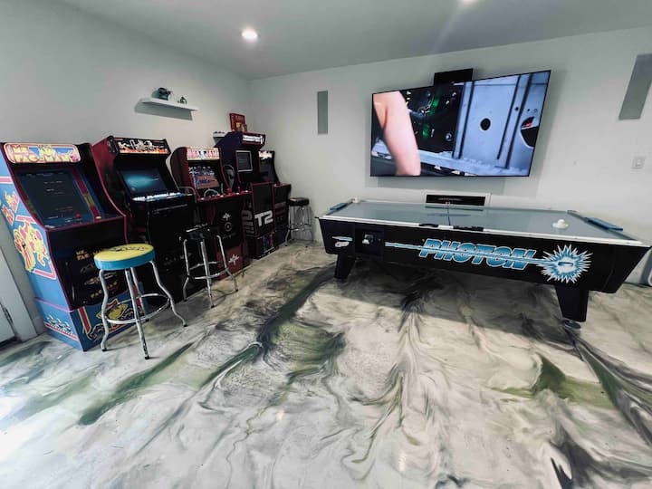 Relaxing 2 Bedroom House With Jacuzzi & Arcade - Carson