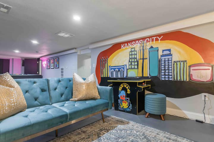 Kc - Pool Table & Arcade Games - 7 Min To P&l! - North Kansas City, MO