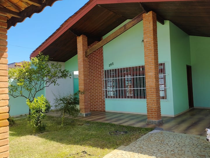 Casa Espaçosa E Aconchegante, 200 Metros Da Praia - Praia Grande