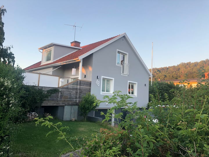 Rymlig Villa: Generös Trädgård Och Nära Till Allt! - Gränna