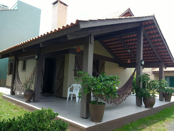 Casa  Em Torres, Ideal Para  Famílias E Amigos - Torres, Brazil