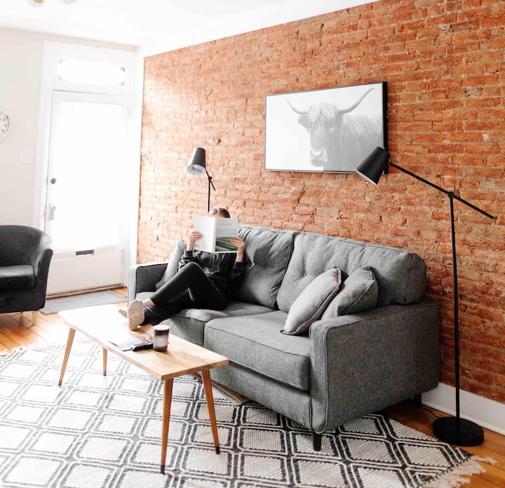 Townhome In Lancaster City With Off-street Parking - Lancaster, PA