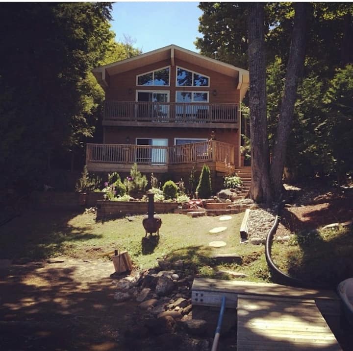 Cottage On Crystal Lake - Kawartha Lakes