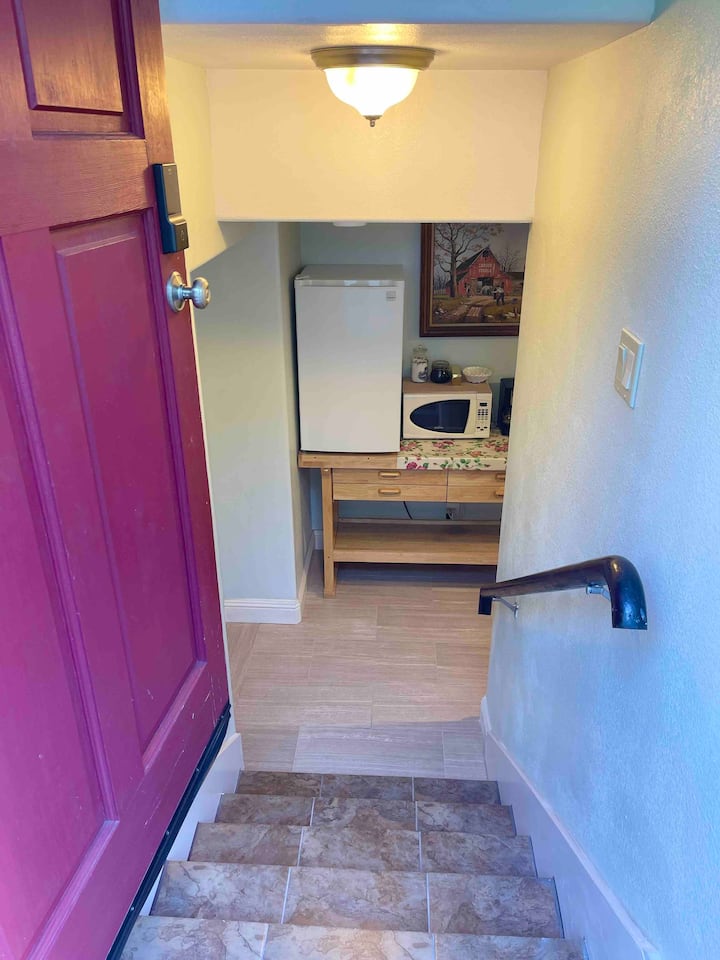 Cozy, Private Room, Private Bathroom & Entry Door. - Alameda, CA