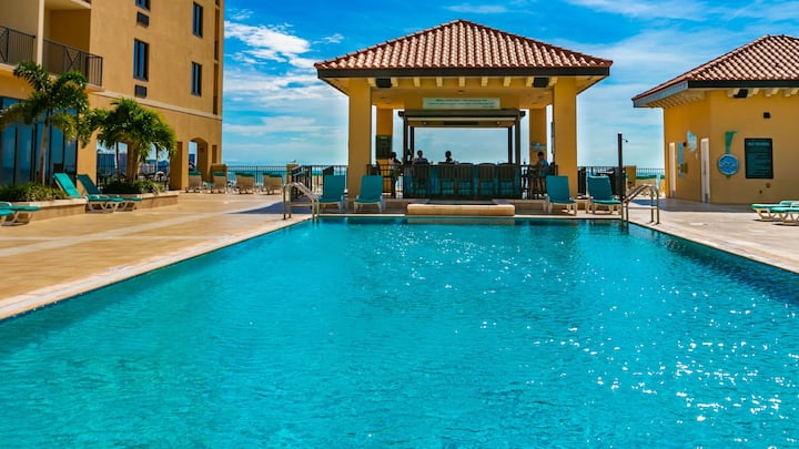 Great City And Bay View Rooms & Edge Glass Pool $$ - Clearwater Beach, FL