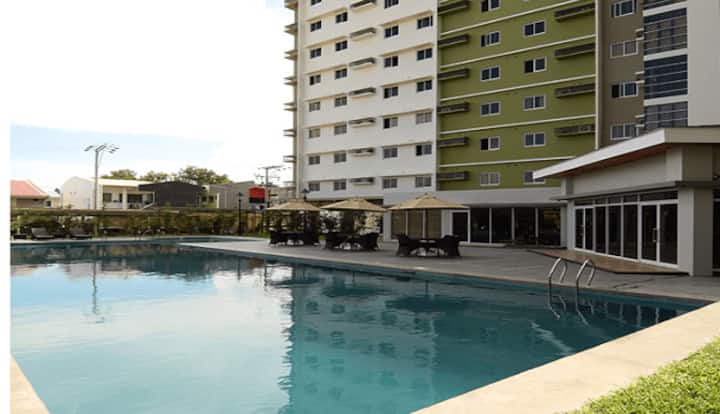 Top Floor Condo In Banilad (Wifi, Pool, Gym) - Mandaue City