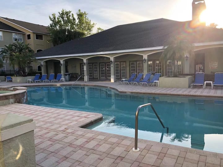 Heated Pool. Relax Or Play In The Sun. - Clearwater Beach, FL