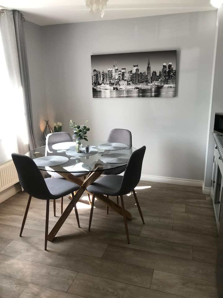 The Laurels, Double, Adjacent Shower, Parking (2) - Hereford