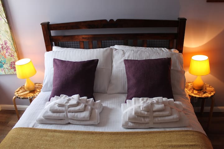 Period Seaside Townhouse, Double Room - Felixstowe