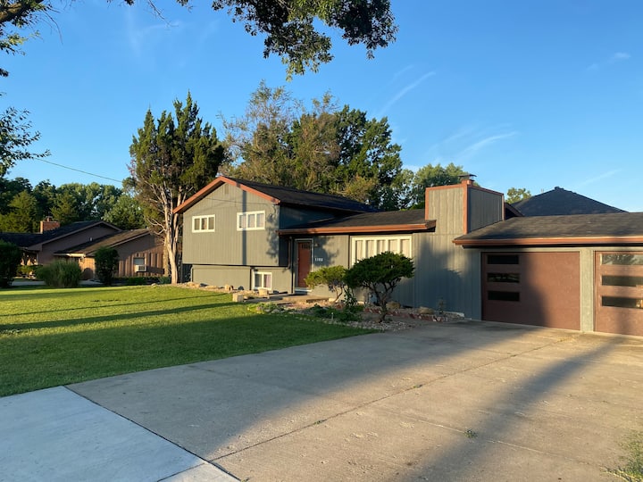 Ku Lake & Golf House (Pet Friendly) - Lawrence, KS