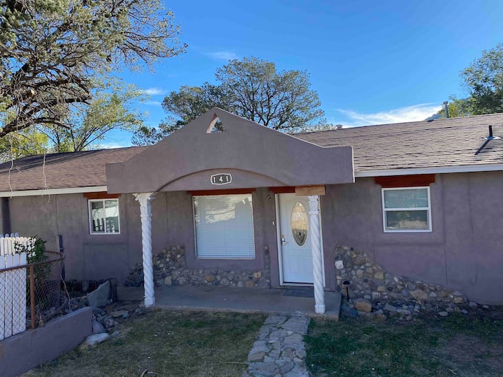Cozy 5 Bedroom Cabin With Fire Place. - Ruidoso, NM