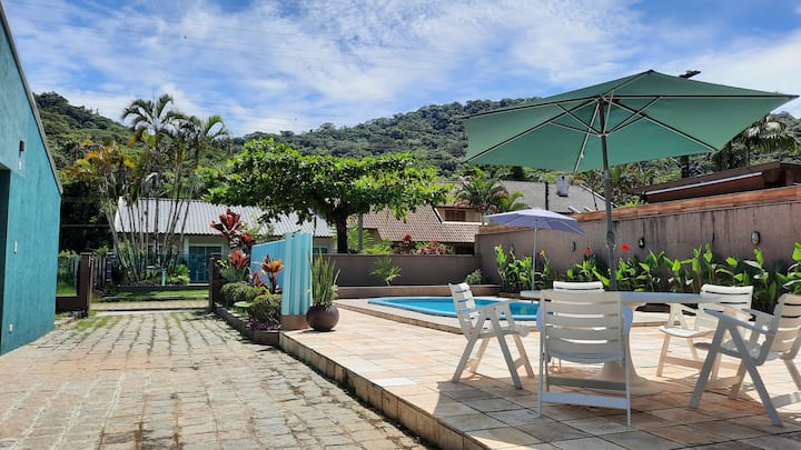 Casa Com Piscina - 6 Quartos (3 Súites) - Caiobá - Matinhos