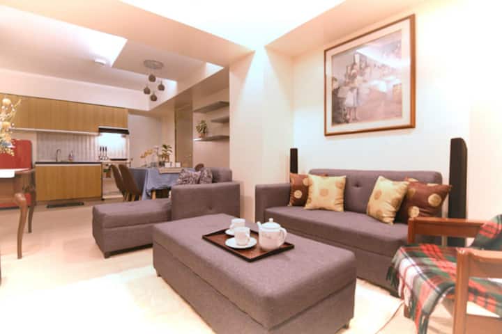 Rafa's 2br Serin West Tagaytay - Free Parking - Amadeo