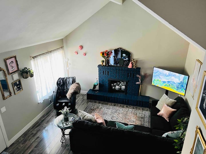 Vegas Strip Townhouse 1.5 Miles - Las Vegas, NV