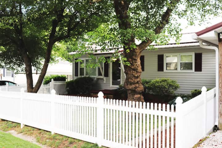 Jazzee's Diamond / Dog Friendly/quiet Neighborhood - Hendersonville, NC