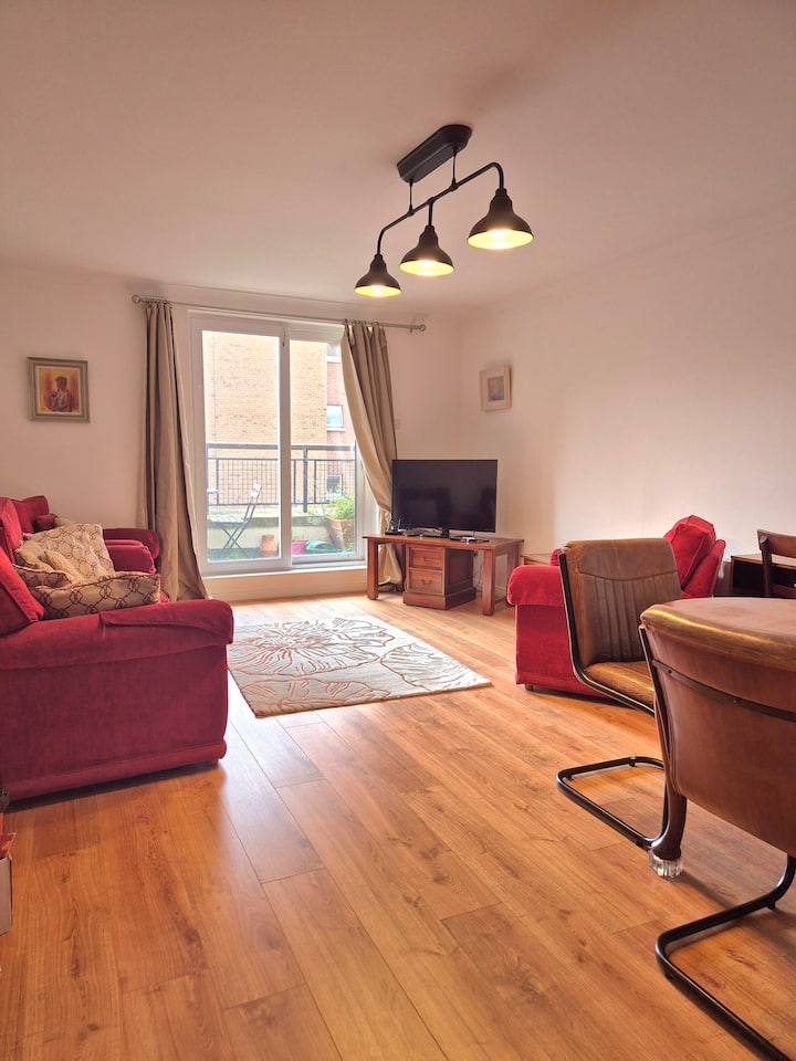 Modern Two Bed Apartment With Parking - Dublín