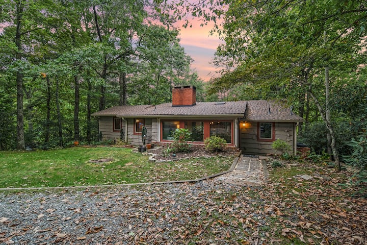 Holiday Hills Mountain Retreat - Blowing Rock, NC