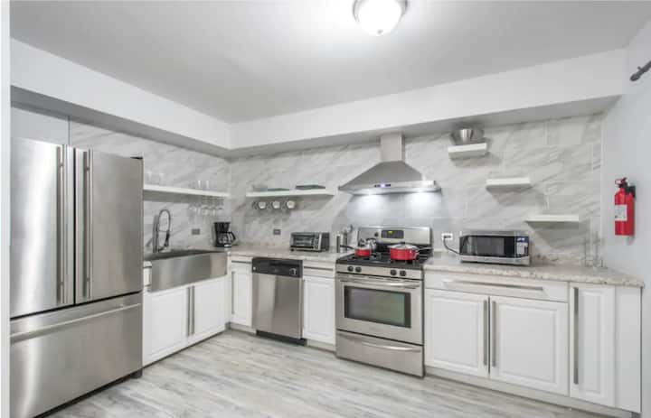 Meddistrict 3bed/2bath Entire Floor + Free Laundry - Cicero, IL