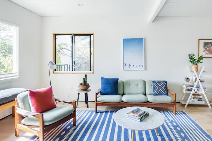 Spanish Contemporary Guesthouse In Venice - Santa Monica, CA