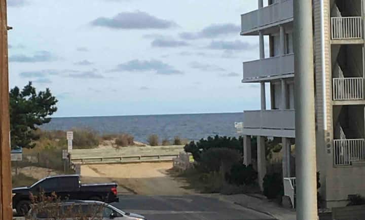 1 Br, 40th St. Ocean Side Across From Conv. Center - Ocean City Beach, MD